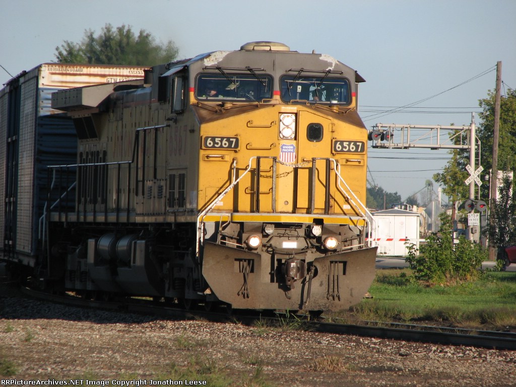 UP 6567 Leaving The Yard
